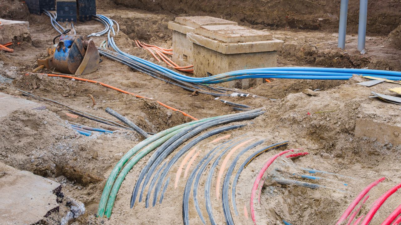 How Proper Locating Avoids Gas, Fiber and Electrical Strikes
